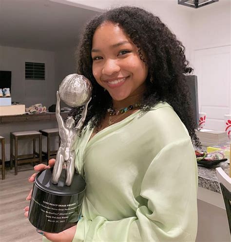 Laya Deleon Hayes Biography Wiki Boyfriend Age Family Facts More