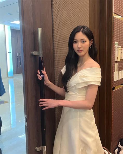 권은빈 순백의 드레스 자태 뽐내며 아시아 모델 페스티벌 참석