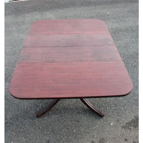 Early 20th Century Watertown Solid Mahogany Traditional Duncan Phyfe Style Drop Leaf Accent