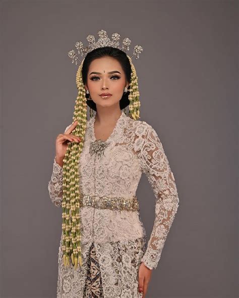 Sunda Putri Indonesia Traditional Clothes 🇮🇩 Pengantin Wanita