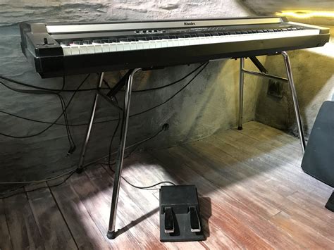 Rhodes Mk 80 Roland Rhodes Mk 80 Audiofanzine