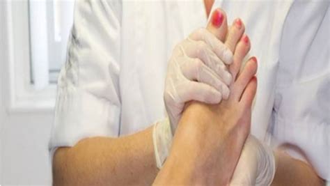 How To Remove Calluses From Feet And Fingers Naturally VKool