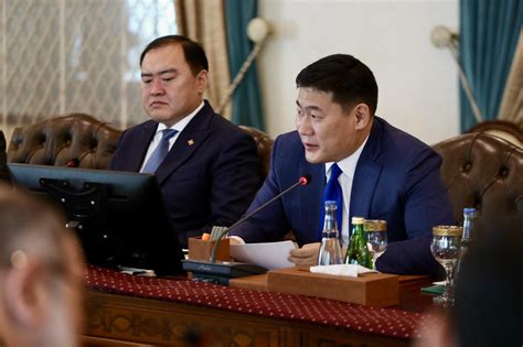 Монгол Улсын Ерөнхий сайд Л Оюун Эрдэнэ Исламын Бүгд Найрамдах Пакистан Улсын Ерөнхий сайд