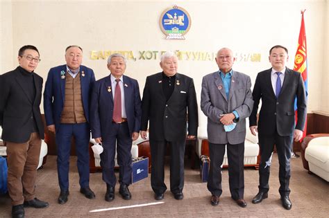 АХМАД ДЕПУТАТУУДАД ХҮНДЭТГЭЛ ҮЗҮҮЛЛЭЭ