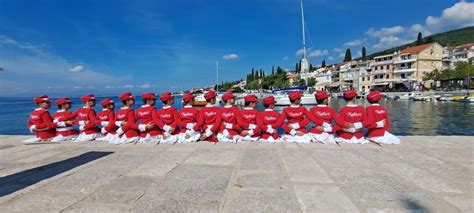 Našičke Mažoretkinje Uspješno Se Predstavile U Crikvenici Radio