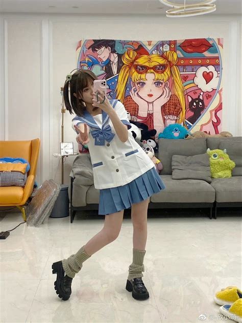 Tuut On Twitter 欣小萌 N 好久没用过她了，不得不说这个骚逼的大脸当成便器来用真的很不错，还可以配着嫩腿一起用，顶级脸便器 R3se4dkkb7