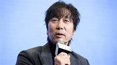 이문세 예술가에게 출구는 없다 마이크를 잡아야 박수 받을 수 있다 Youtube