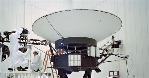 Nasas Voyager 2 Survives Glitch Gets Back To Interstellar Science Cnet