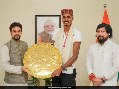 paralympics silver medallist nishad kumar returns home to warm