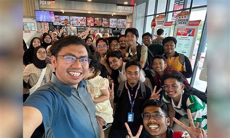 Berjaya Dapat Rm1 Juta Pada Usia 29 Tahun Mulanya Hanya Kutip Daun Ketapang Tepi Jalan