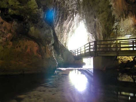 秋吉台秋芳洞山口県美祢市秋芳町