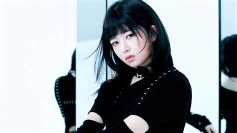 Ive Rei Eleven 1st Album 4k 3890e Wallpaper Iphone Phone