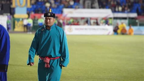 Улсын шинэхэн гарьд Ц Бямба Отгоныг унагасан шийдвэр шүүмжлэл дагуулав