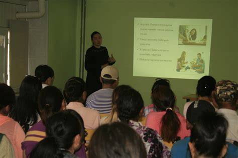 ДАРХАН СУМЫН 8 ДУГААР БАГИЙН ИРГЭДЭД ХУУЛЬ ЭРХ ЗҮЙН МЭДЛЭГ ОЛГОХ СУРГАЛТ ЗОХИОН БАЙГУУЛЛАА