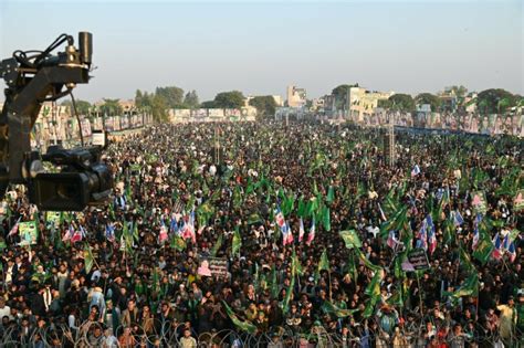 مریم نواز کے جلسے میں کتنے لوگ تھے Pakistan Aaj
