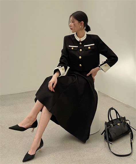 고퀄리티세련미클래식무드금장단추하객룩출근룩모임룩 칸코쿠배색투피스 에이블리
