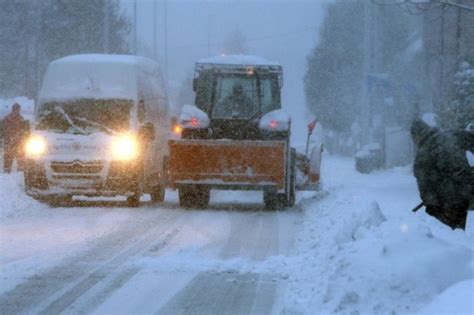 Забрана за сообраќај на тешки товарни возила на патот Маврово Дебар Kamioni Mk