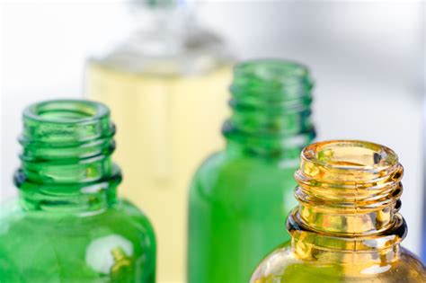 파이펫을 곁들인 드롭퍼 유리 병 투명한 히알루론 천연 미용 제품및 에코 세럼 스킨 케어 컨셉 위쪽 가로 뷰 복사 공간 0명에 대한 스톡 사진 및 기타 이미지 Istock