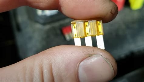 How To Test A Fuse Without A Multimeter ElectronicsHacks