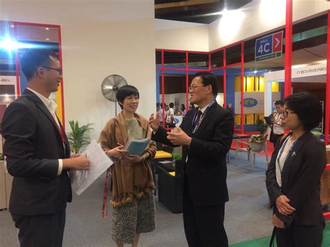 章計平大使參訪2017年馬來西亞國際家具展之臺灣廠商 駐馬來西亞台北經濟文化辦事處 Taipei Economic And
