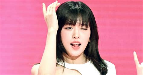 아이브 안유진 빠져드는 윙크 [사진]