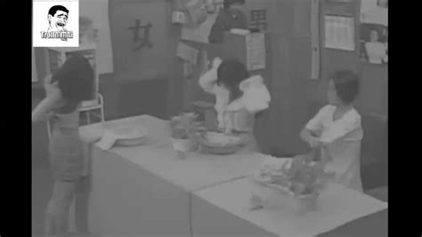 តាញ៉ុយខូចណាស់ លួចមើលគេងូតទឹក😆😂 Tnaot