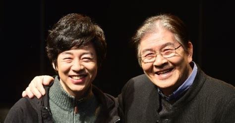 2인극 수상한 수업에 함께 출연하는 아버지 박웅과 아들 박준 대학로 예그린씨어터에서 1월15일부터 공연