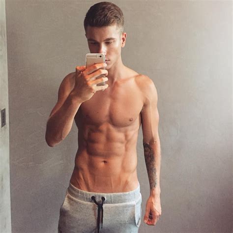 Josh Carroll Swaggyjc Sur Instagram Twinks Guys Handsome