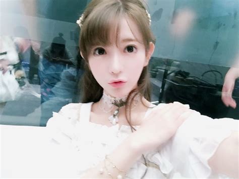 [可愛い]【巨乳美少女】ロリ顔で巨乳って最強だね！yurisaちゃん画像！ 美女の集い