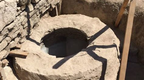 Поток от желаещи да си напълнят вода от Плиска Новини бг