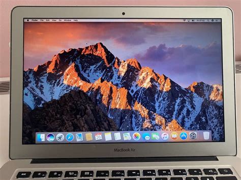 MacBook Air (13-inch, 2017)