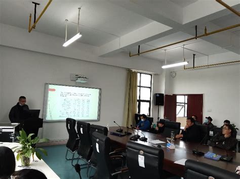 数理科学学院研讨2022级数学与应用数学专业人才培养方案 武汉纺织大学数理科学学院