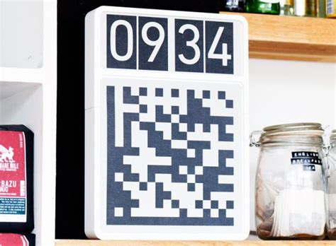 QR Code Clock Freezes Time And Space Into A Static Pattern Walyou