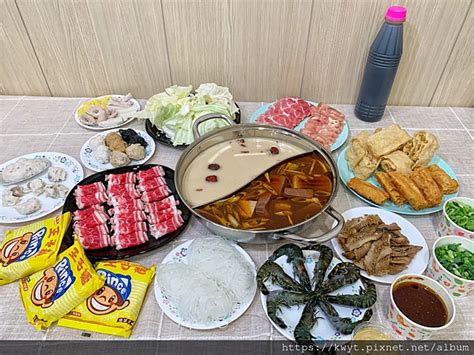 【高雄左營火鍋推薦】華寧麻辣鍋。海陸買一送一！防疫六人套餐只要1699！分享送超大顆蛤蜊，高雄外帶優惠！附華寧麻辣鍋菜單食記心得圖文創作