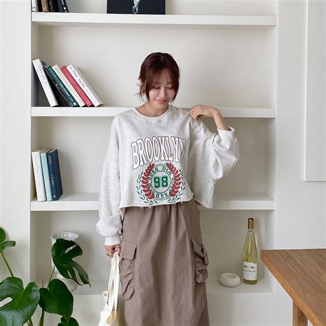 바루키 레터링 구제 데기 크롭 오버핏 맨투맨