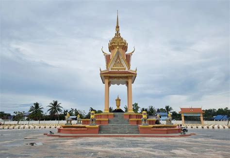 ភ្នំពេញ ប៉ុស្ដិ៍ ទីលាន វិមាន សពយុទ្ធជន ដែល បាន ពលី ជីវិតនា សម័យ សង្គ្រាម នឹង រៀបចំ ធ្វើពិធី