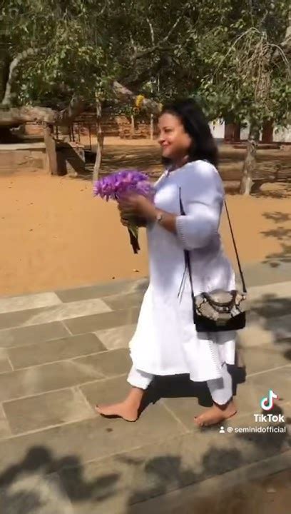 ජය ශ්‍රී මහා බෝධීන් වහන්සේ වැඳ පුදා ගැනීමට ගියපු මොහොතේ 🙏💓 Semini