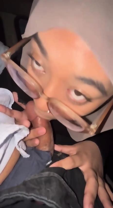 Awek Melayu Isap Batang Dalam Kereta