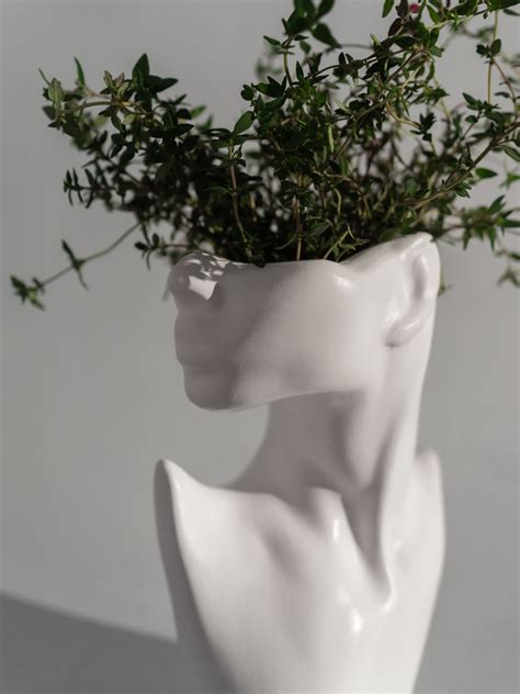 Ваза стеклянная круглая декоративная Neo гипсовая статуэтка фигура человека ваза для