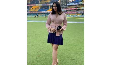 Mayanti Langer Zee News
