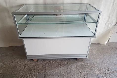 List Harga Etalase Ukuran Yang Pas Untuk Toko Sembako