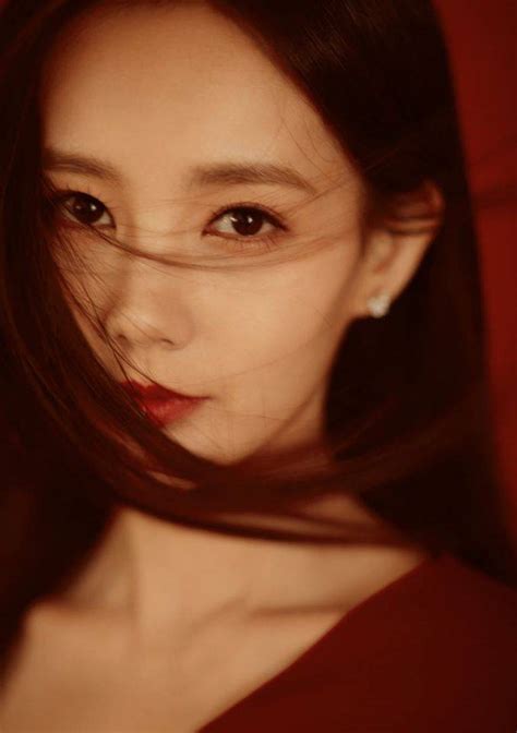 女星李一桐时尚写真恬静姣美靓丽可爱 搜狐大视野 搜狐新闻