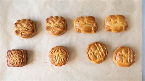 Cantonese Style Mooncake Recipe With Or Without Yolks Lisa Lin