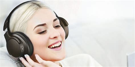 These Wireless Noise Cancelling Headphones Sport A Hour Battery Life