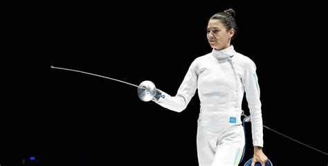 Харькова відмовилася робити фото з росіянином на церемонії нагородження ЧС 2025 Читайте на Ukr Net