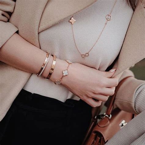 مدل دستبند طلا دخترانه شیک و لاکچری دستبند دخترانه ژورنالی