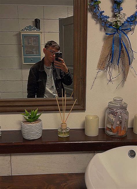 Live Chat With Usingcrew Are You Ready To Have Fun