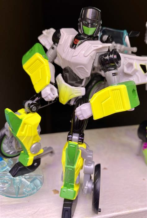 Transformers Legacy “toxitron Collection” Deluxes In Hand Images