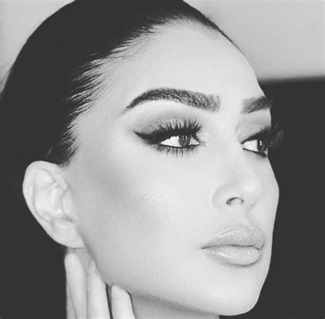 غادة عبد الرازق تُشارك الجمهور إطلالة عبر إنستجرام صور عالم الفن