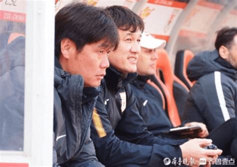 下李铁，上李霄鹏，足协做出换人决策，国足、武汉队前景几何？李铁辞任 李霄鹏出任男足主帅泰山队主教练